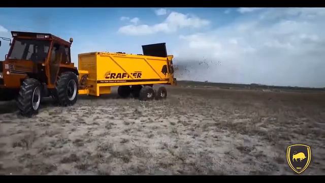 Навозоразбрасыватель СELIKEL CRAFTER в работе