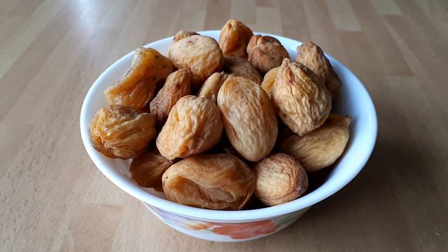 Сладость к чаю.