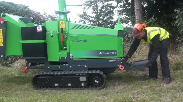 Измельчитель веток GreenMech ArbTrak 200