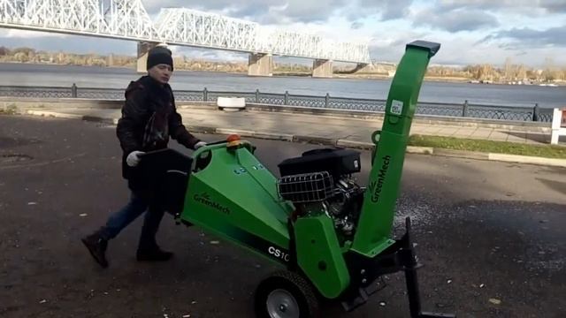 CS 100  Пешеходный измельчитель веток