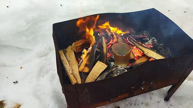 Кипячение воды в пластиковом стакане. Эксперимент