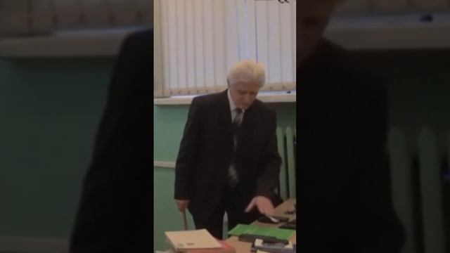 Магнитный момент нейтрона.