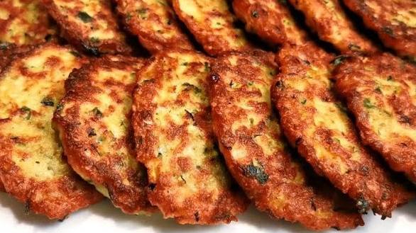 Оладушки из Кабачков с Овсяными Хлопьями и Жареным Луком. Кабачковые Оладьи