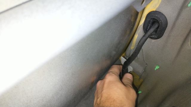 Haval F7x 2.0L/4WD TechPlus 2023 - Поиск стуков и скрипов слева от водителя - дребезг жгута.