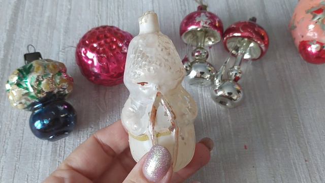 Реставрация лакокрасочного покрытия на антикварной ёлочной игрушке.