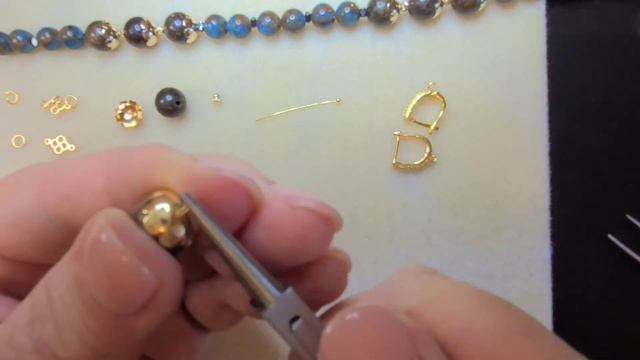 Как собрать серьги из бусин. Делаем серьги из бронзита.