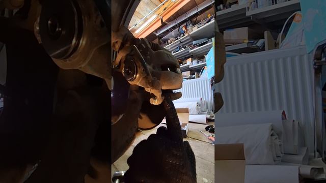 Замена задних тормозных колодок на Haval  F7 1,5l