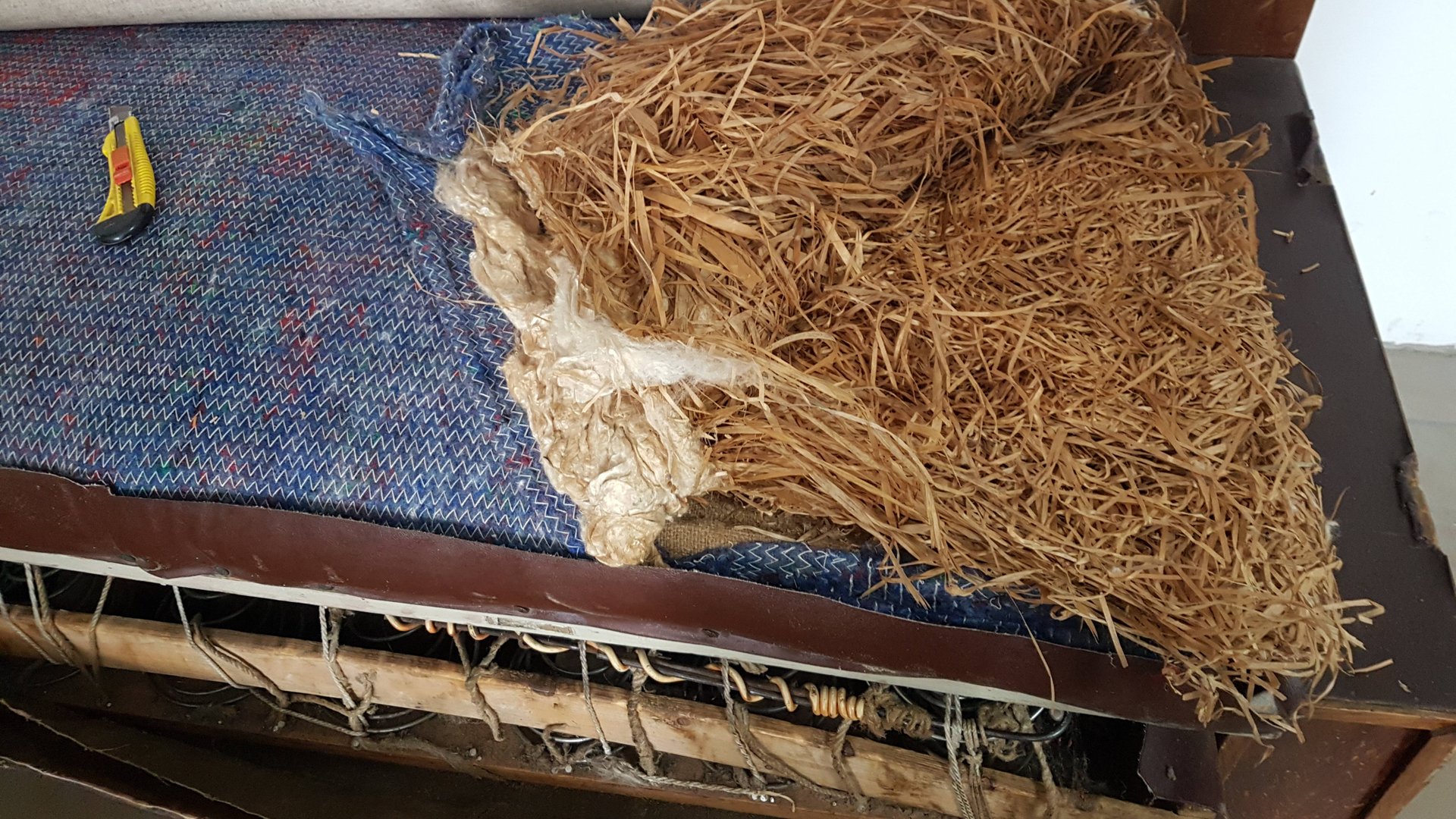 Реставрация ″сталинского″ дивана мастеров СССР с некоторой модификацией конструкции. Часть 2.