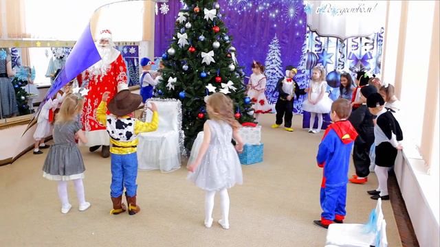 Новогодний утренник 5 гр