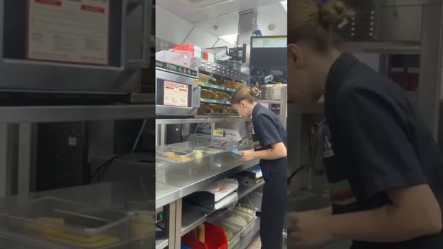 Когда у директора выдалась свободная минутка...
БК-616, Сочи
#работабургеркинг #людибургеркинг