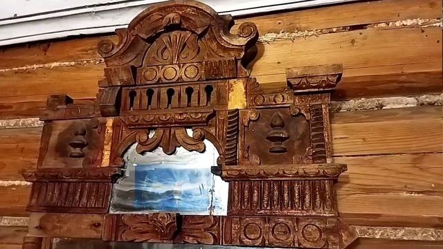 Старинное зеркало с дополнительным маленьким зеркалом сверху. Зачем его делали_