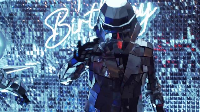 Неоновая космическая вечеринка в Москве и встреча гостей с дискотекой от GO SHOW