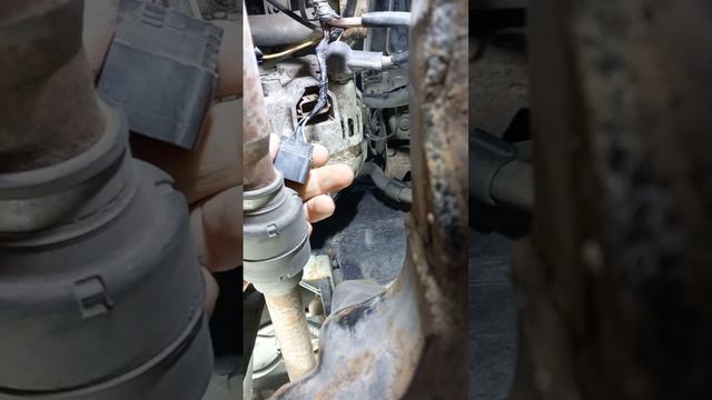 Горит индикация аккумулятора Lancer IX, причина