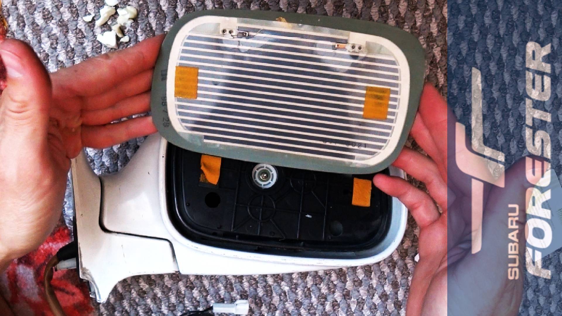 Снимаем зеркальный элемент с подогревом Subaru Forester SF