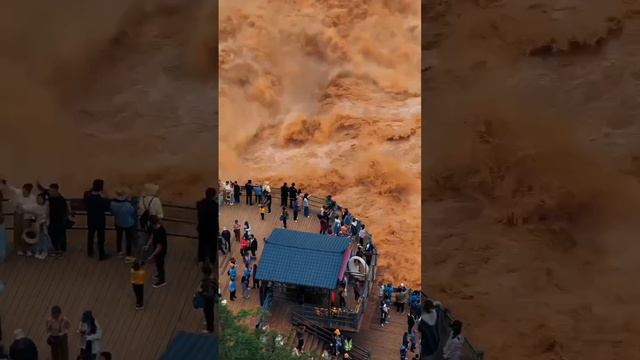 Китай, Каньон Хутяося (Ущелье прыгающего тигра)