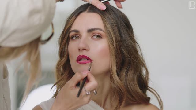 Как создать вечерний образ с красными губами с LR Signature