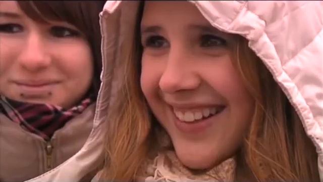 Новогодний урок физики у Елки электрических витаминов