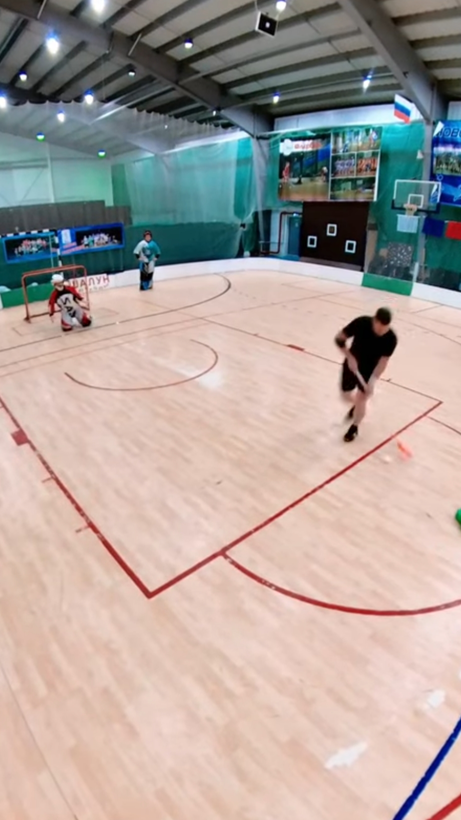 Флорбол в движении