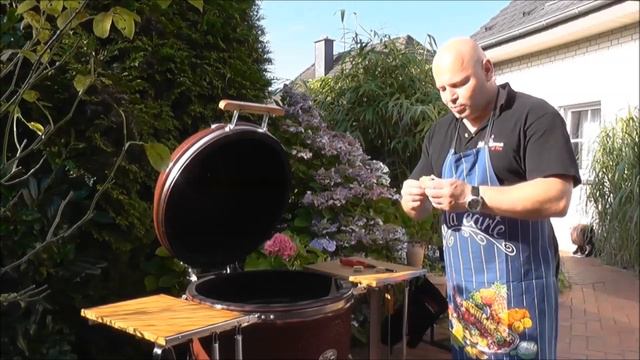 Курица на пиве в гриле Monolith