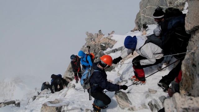 «Волонтёры на Мунку-Сардык»