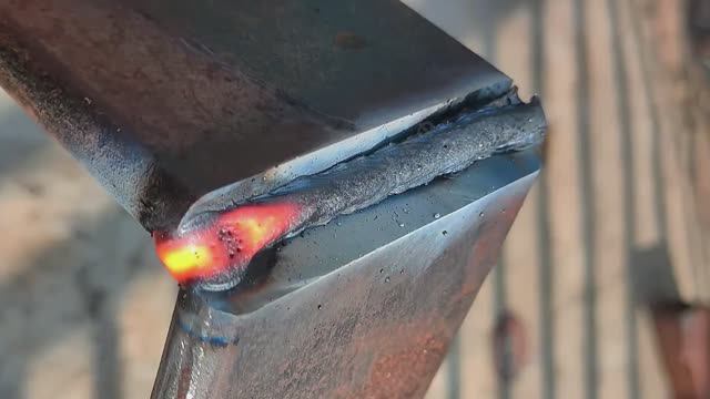 Электроды для сварки углеродистых и низколегированных сталей AG E-46 Premium (тип E6013, Э46) Шов