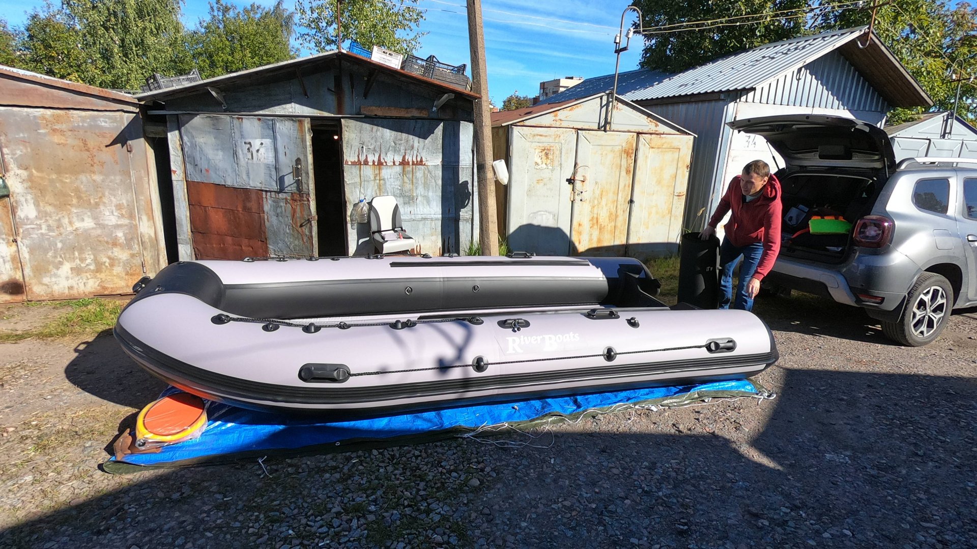 Отличная ПВХ лодка НДНД River Boats для рыбалок и походов. Начальный обзор.