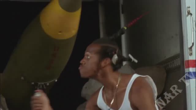 030_Не грози южному централу, попивая сок у себя в квартале (1995) ТОП 9 сцен фильма