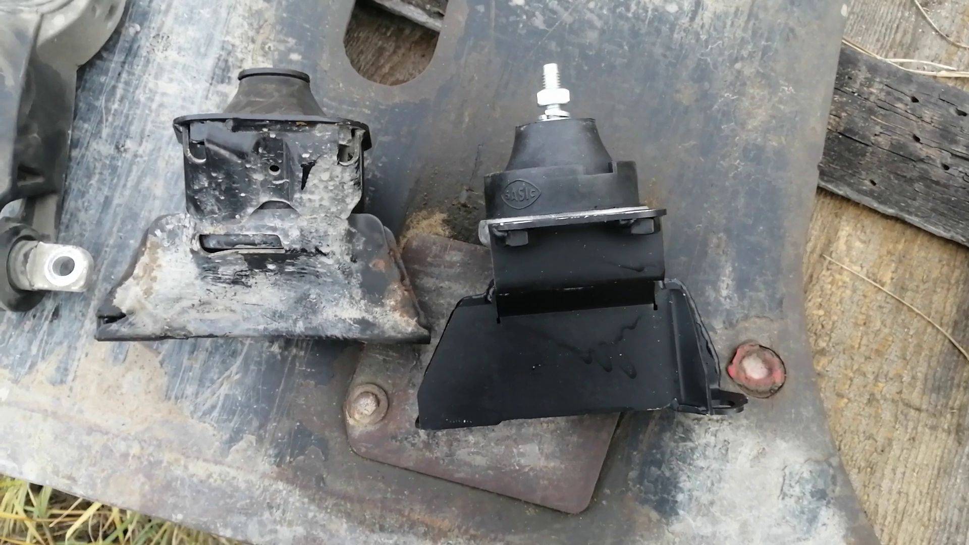 Honda Civic 4D. Замена гидроопоры двигателя.