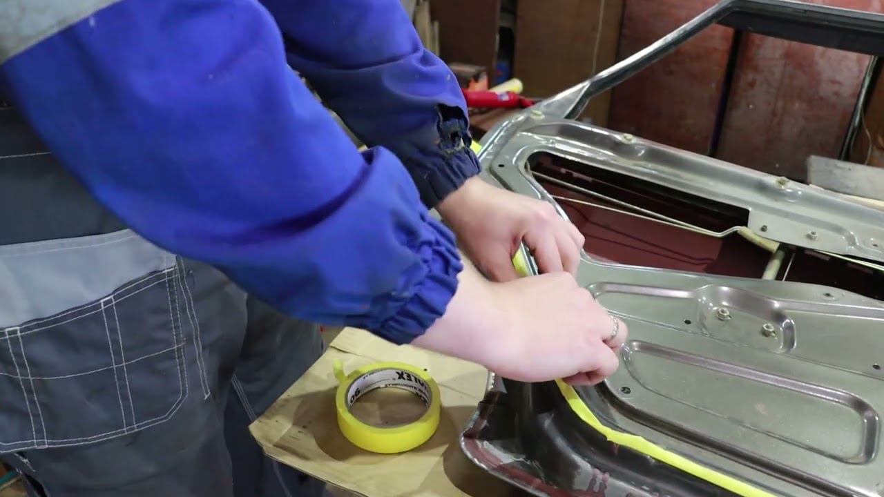 Крашу внутрянку дверей по технологии баллончиком!