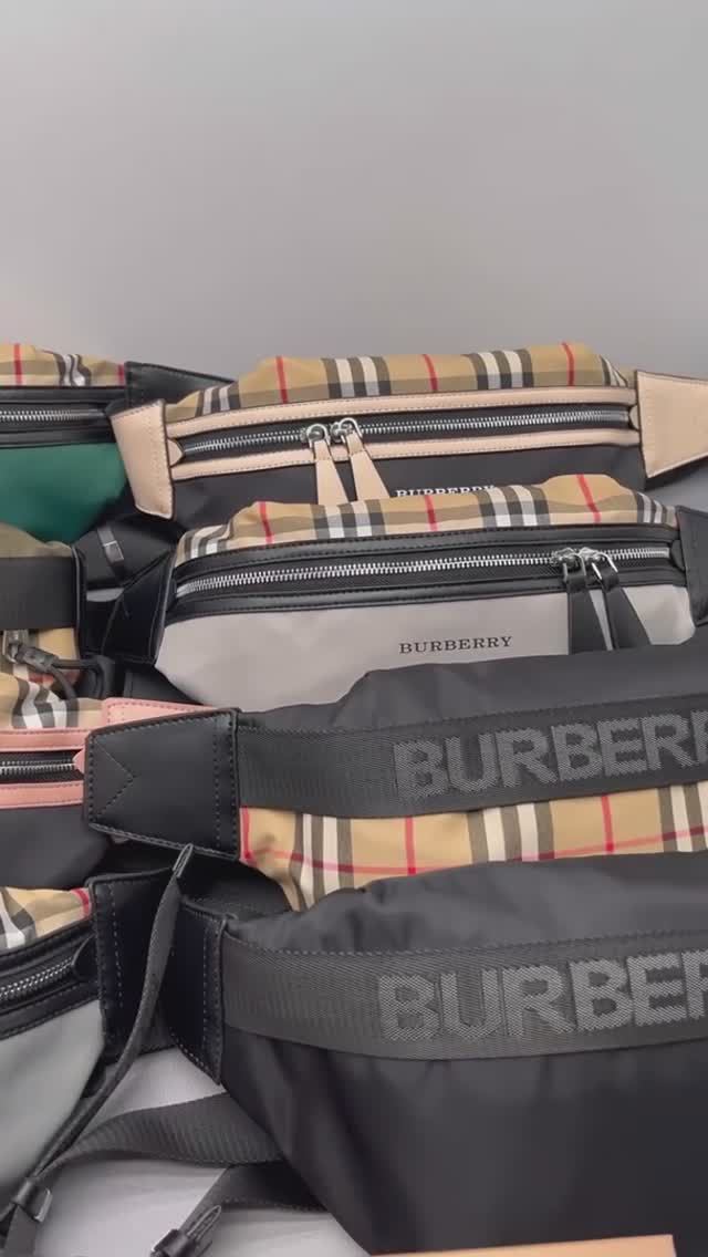 Cумка на пояс Burberry - прекрасный аксессуар как для мужчин, так и для женщин.