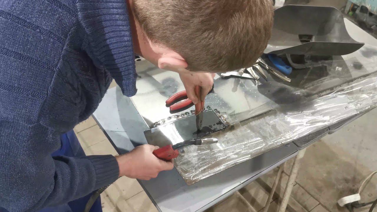 История одной многострадальной двери длиною в один год