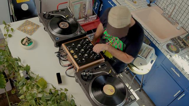 Nostalgic Latin Mix: Chicha, Cumbia, Tropical, Latin Funk with Rizoma