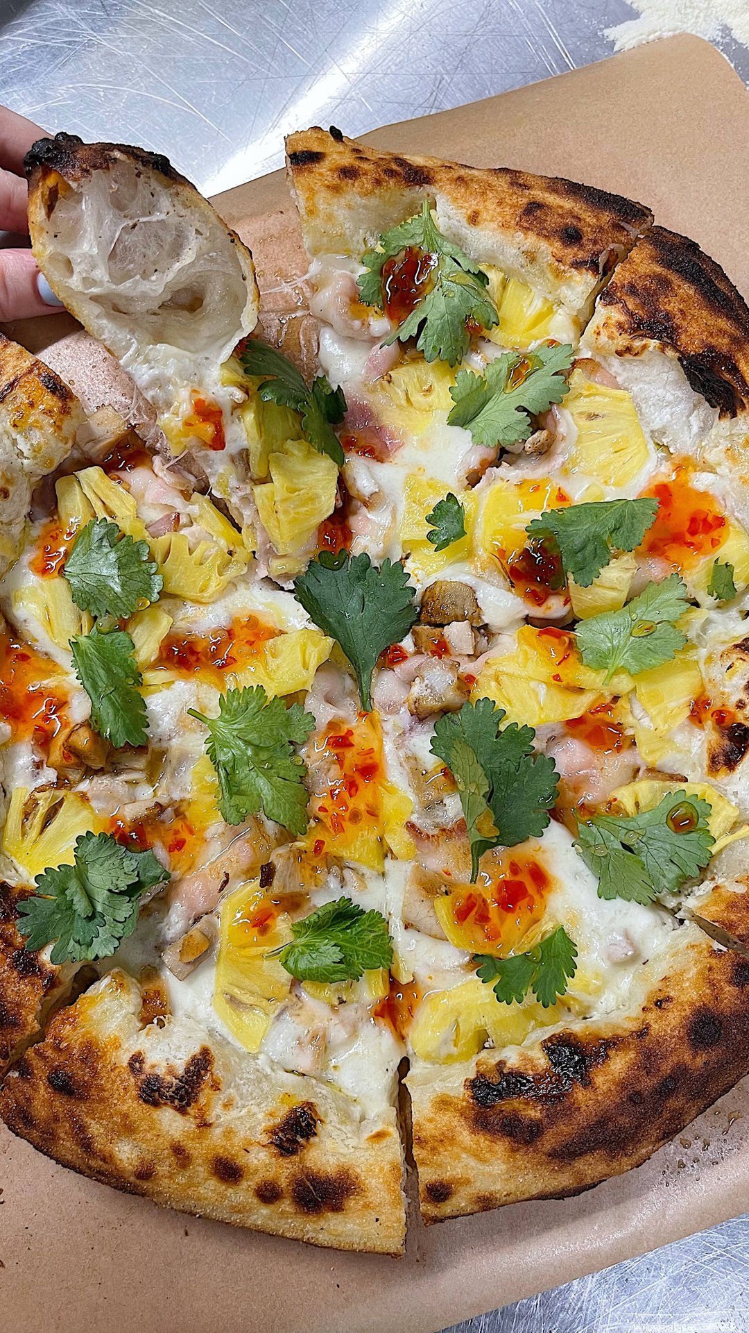 Пицца с ананасами! Мамма мия!