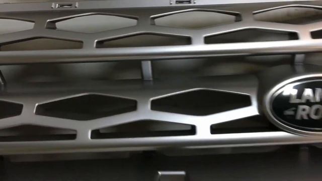 Восстановление решетки радиатора и накладок передних фар на Range Rover