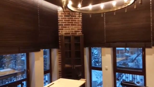 Деревянные горизонтальные жалюзи ENZO с электроприводом. Подъем всех изделий разом