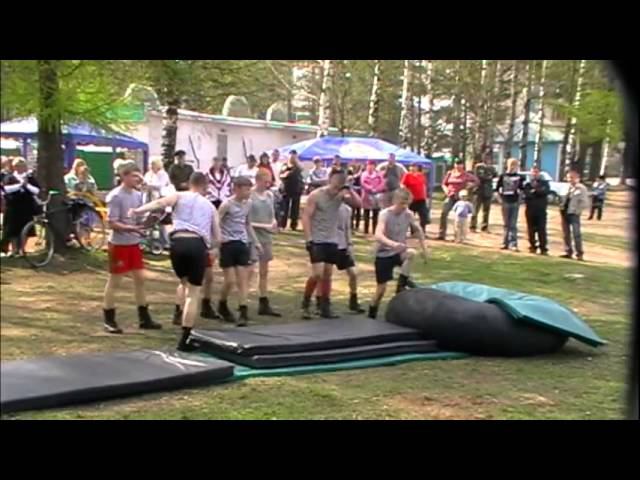 Весьегонск 2010. Наши "кировцы" в День Победы!.mp4