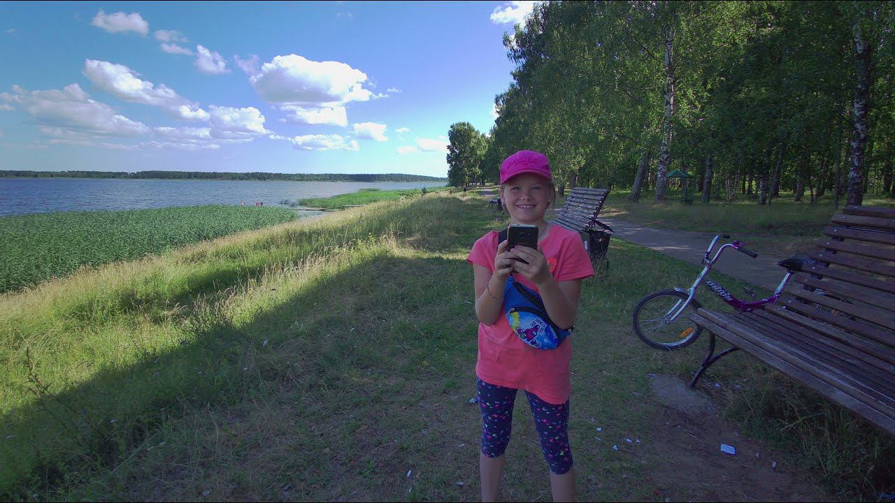 Весьегонск 2021. 4 июля. Спортивные дед и внучка на велосипедах. Небольшой, но суровый заезд)).