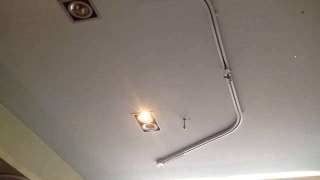 Изогнутый электрокарниз для штор. Эркер. Беспроводной карниз