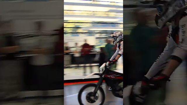 Шоу на мотоцикле в музее BMW #motorshow #shorts