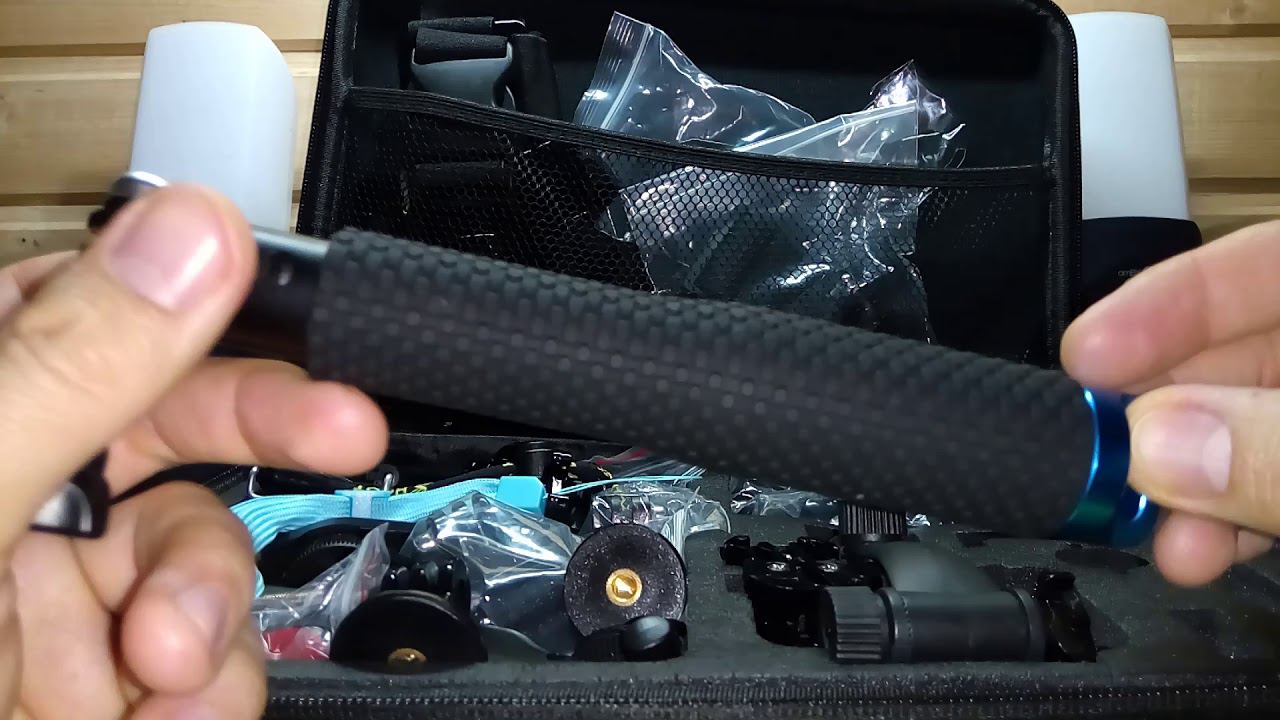 Огромный комплект аксессуаров для экшн камеры. Есть всё! Даже маска для плавания с диоптриями! ;)