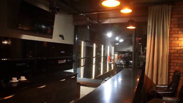 Деревянные жалюзи ENZO с электрокарнизом. Подъем ламелей