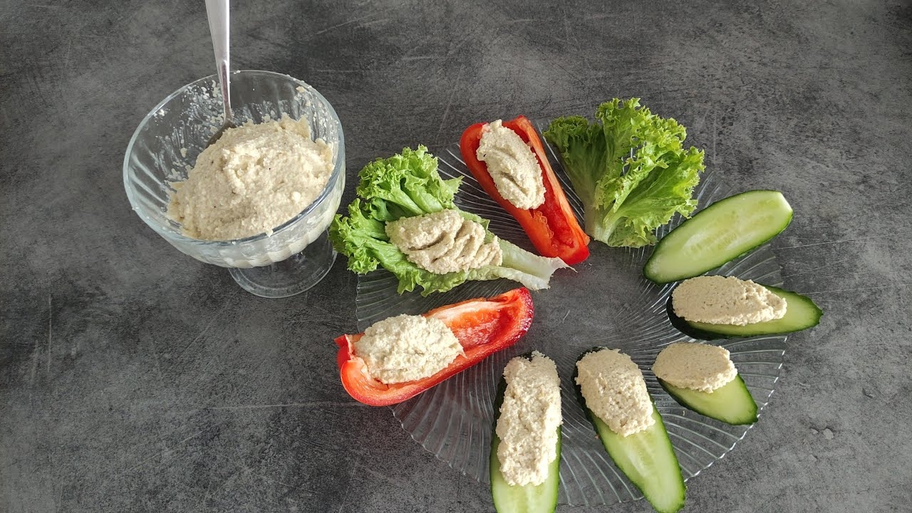 RAW Закуска из семечек и капусты.