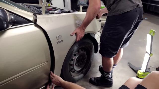 В нашу Toyota Camry въехали! Едем на разборки!