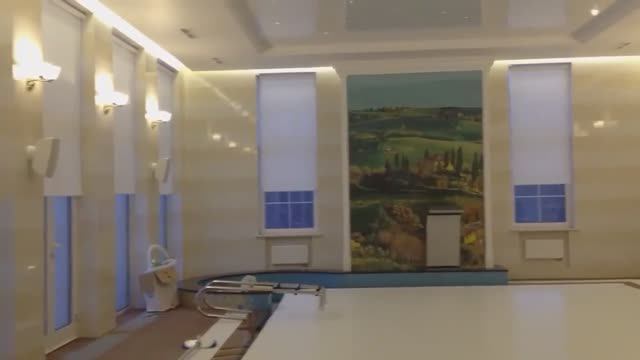 Рулонные шторы с электрокарнизом. Бассейн