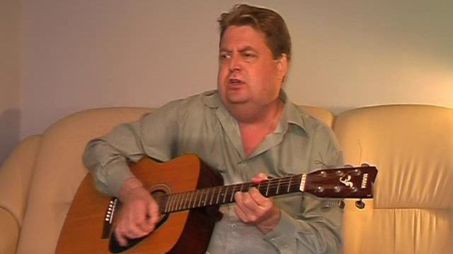 "Котёнок" - исполняет Павел Дмитриевич Кононов