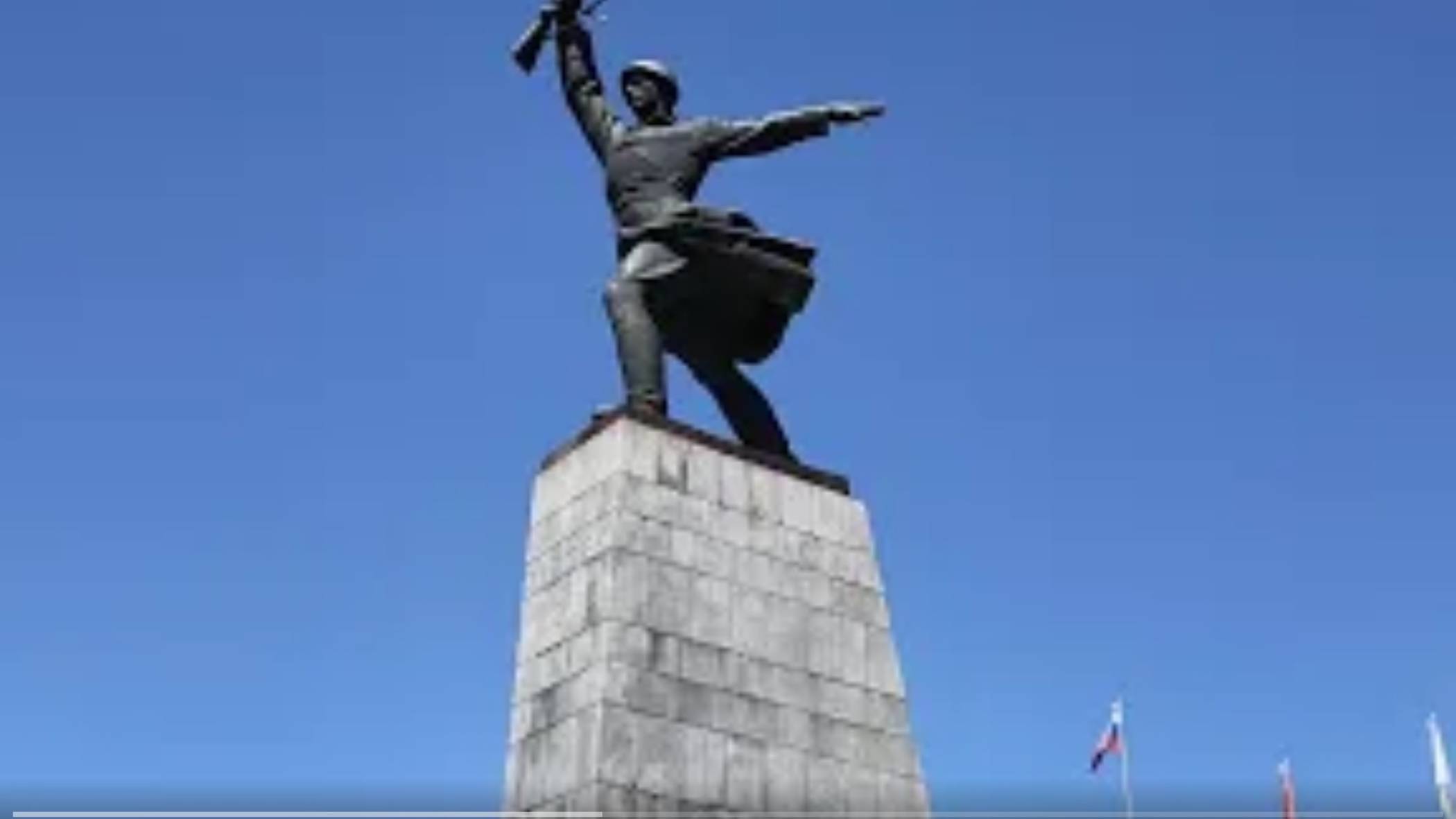 Памятник героям защитникам Москвы