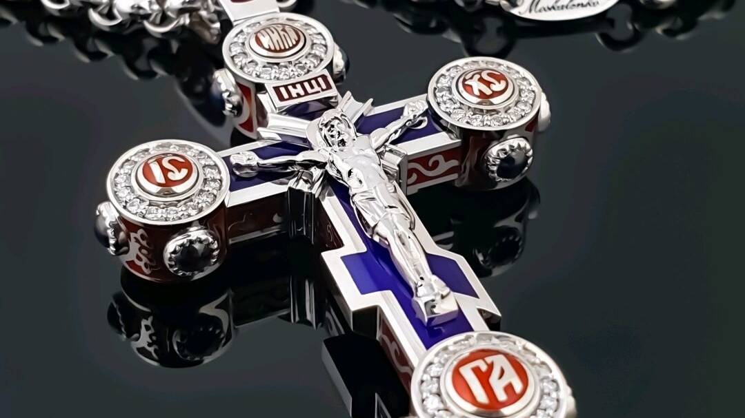 Золотой русский православный нательный крест с бриллиантами и сапфирами