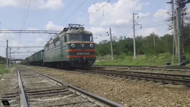 ВЛ60К-2358 с грузовым поездом