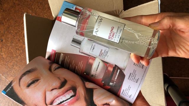 30-09-2024 распаковка заказа Avon каталог СЕНТЯБРЬ 2024 коробка 1.