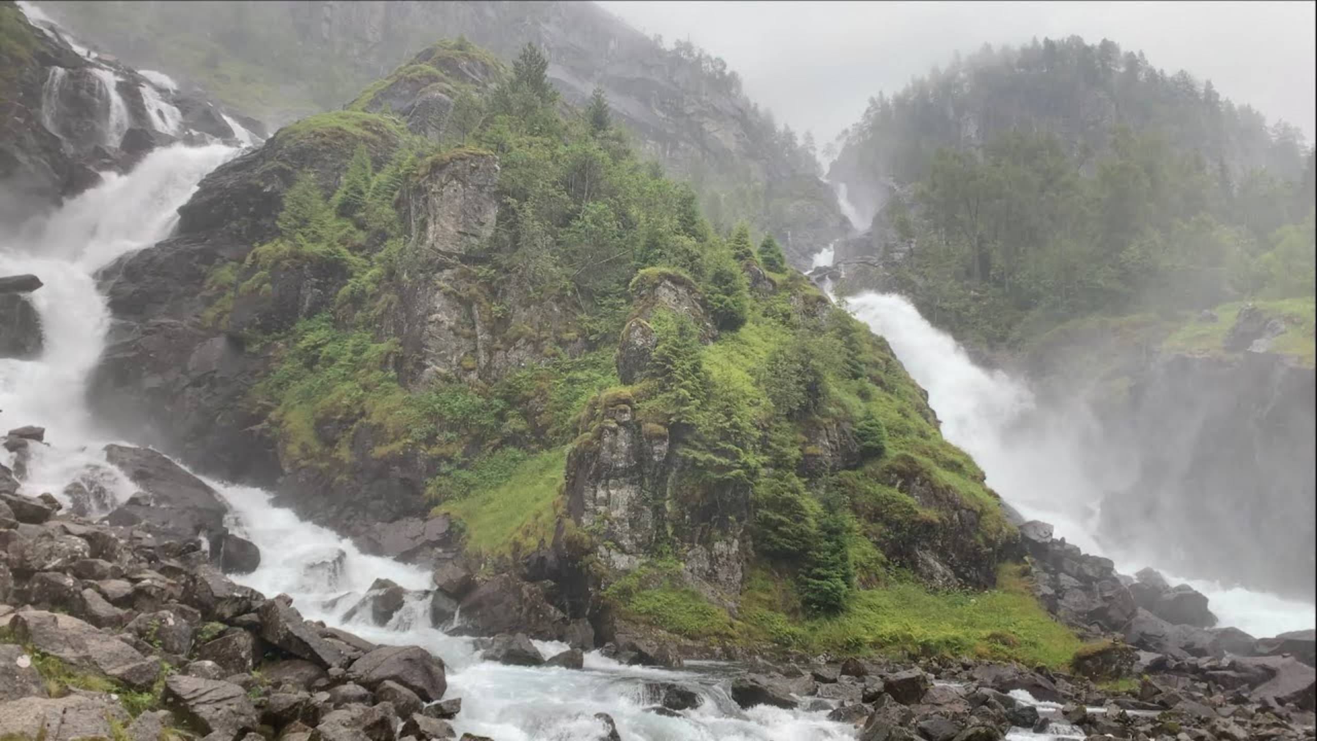 Two scenic waterfalls in rain ｜ Låtefossen in Norway ｜ Relaxing Sound of water